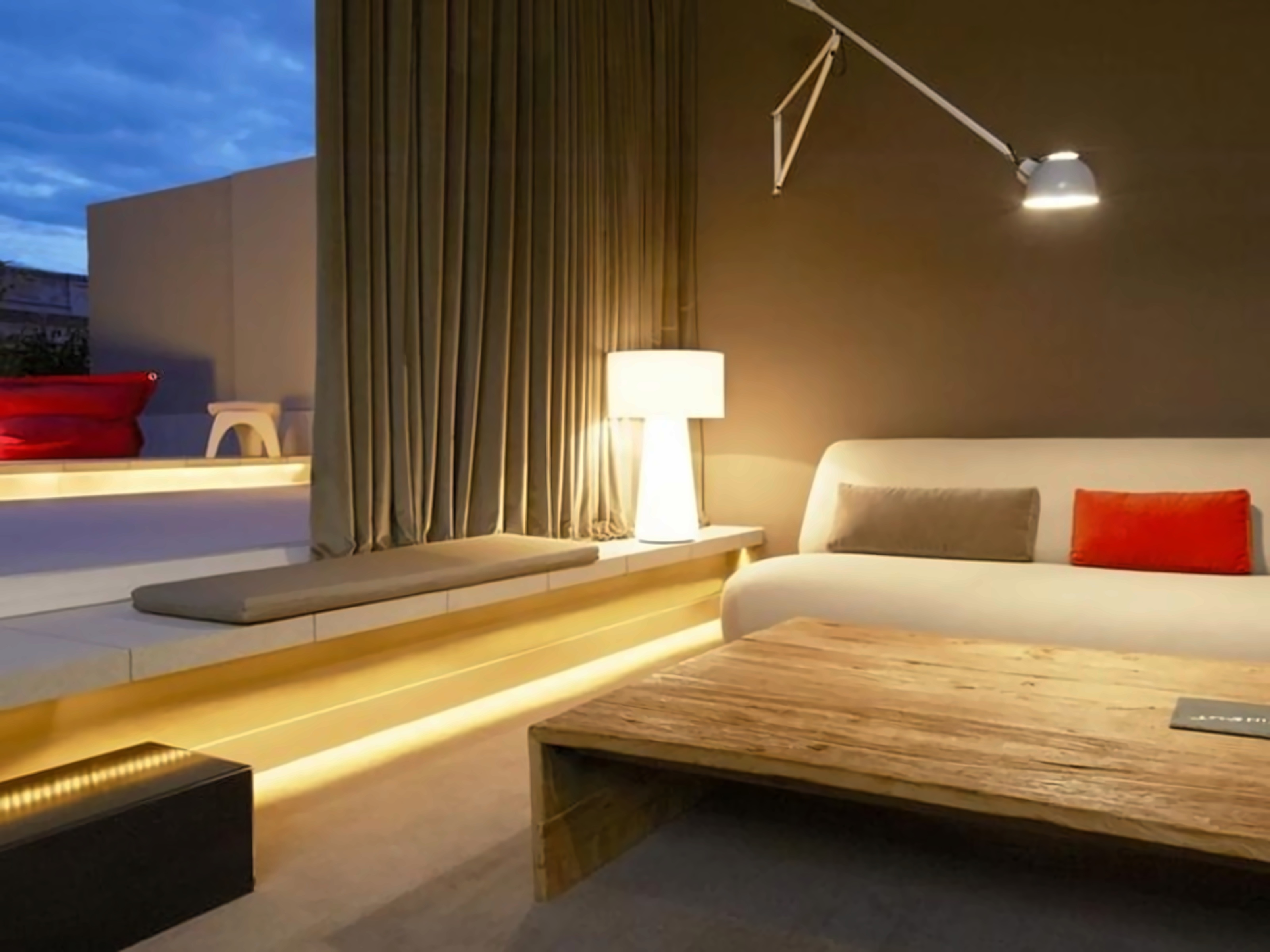 Le Meridien Barcelona Barcelona Spain photo, price for the vacation ...